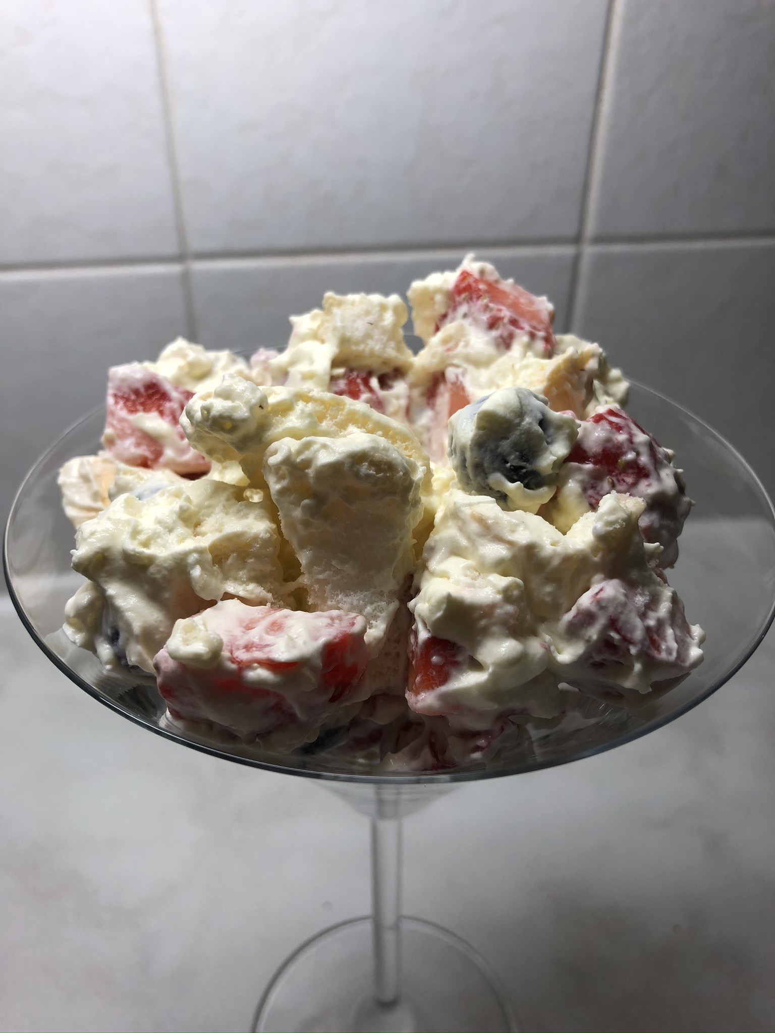 Diabetic “Eating the Mess” (Eton Mess) – Alice's DiaBakery